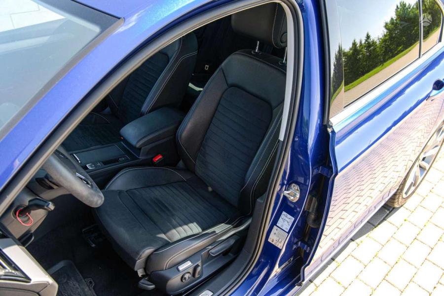 Zils Volkswagen Passat 2021 Viļņa, ar dzinēja tilpumu 1.50 L un nobraukumu 115 tūkst. km par 19000 €, foto 18 vietnē AUTOMOTO.COM.LV