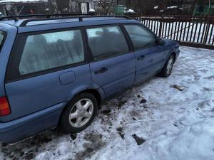 Blue Volkswagen Passat 1994 in Vilnius, with an engine capacity of 1.78 L and mileage of 300 thousand km for 700 €, photo 4 on AUTOMOTO.COM.LV