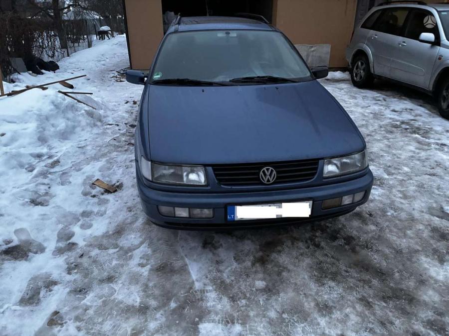 Blue Volkswagen Passat 1994 in Vilnius, with an engine capacity of 1.78 L and mileage of 300 thousand km for 700 €, photo 6 on AUTOMOTO.COM.LV