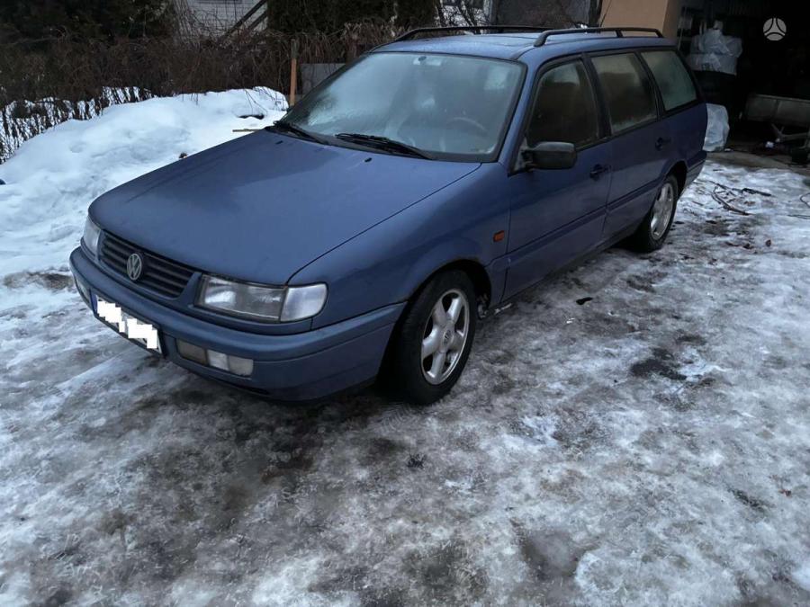 Blue Volkswagen Passat 1994 in Vilnius, with an engine capacity of 1.78 L and mileage of 300 thousand km for 700 €, photo 7 on AUTOMOTO.COM.LV