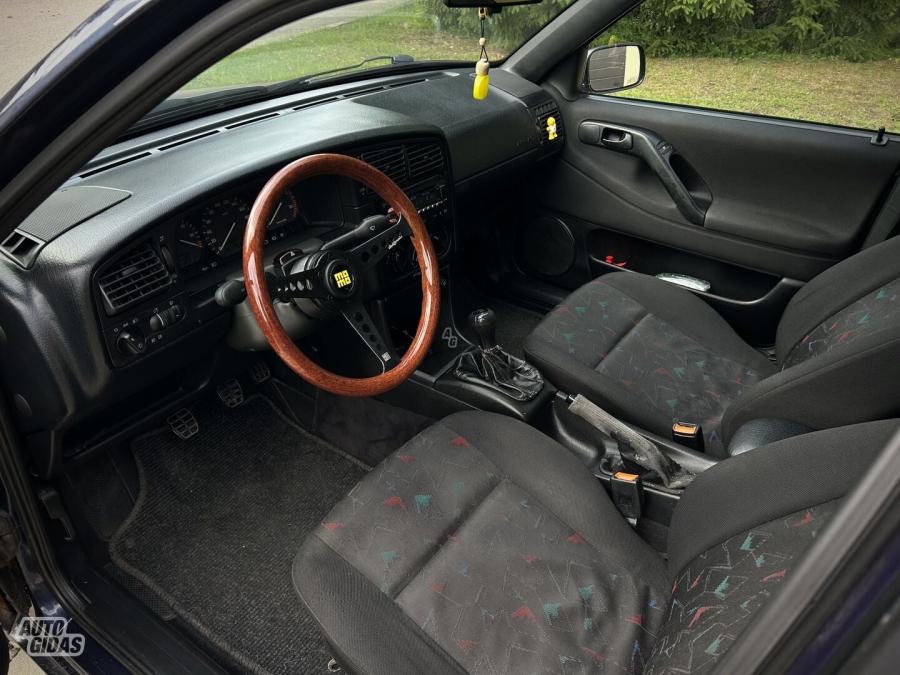 Zils Volkswagen Passat 1996 Radviliškis, ar dzinēja tilpumu 1.90 L un nobraukumu 380 tūkst. km par 1300 €, foto 7 vietnē AUTOMOTO.COM.LV