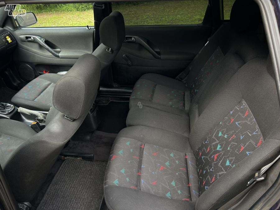 Zils Volkswagen Passat 1996 Radviliškis, ar dzinēja tilpumu 1.90 L un nobraukumu 380 tūkst. km par 1300 €, foto 8 vietnē AUTOMOTO.COM.LV