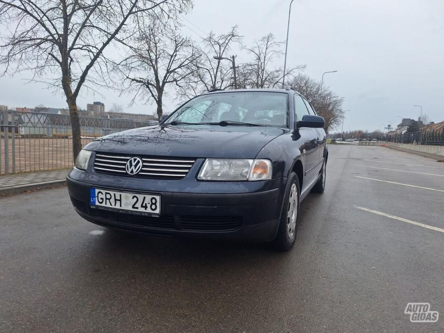 Blue Volkswagen Passat 1997 in Telschi, with an engine capacity of 1.80 L and mileage of 347 thousand km for 850 €, photo 1 on AUTOMOTO.COM.LV