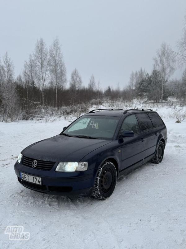 Blue Volkswagen Passat 1998 in Vilnius, with an engine capacity of 1.90 L and mileage of 350 thousand km for 1699 €, photo 1 on AUTOMOTO.COM.LV