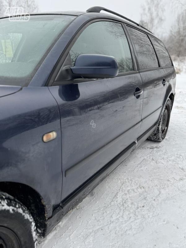 Blue Volkswagen Passat 1998 in Vilnius, with an engine capacity of 1.90 L and mileage of 350 thousand km for 1699 €, photo 5 on AUTOMOTO.COM.LV