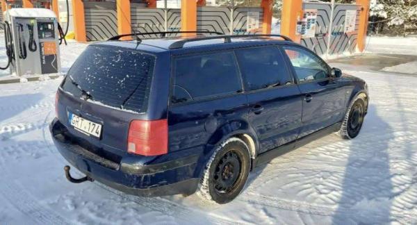 Blue Volkswagen Passat 1998 in Vilnius, with an engine capacity of 1.90 L and mileage of 359 thousand km for 1550 €, photo 3 on AUTOMOTO.COM.LV