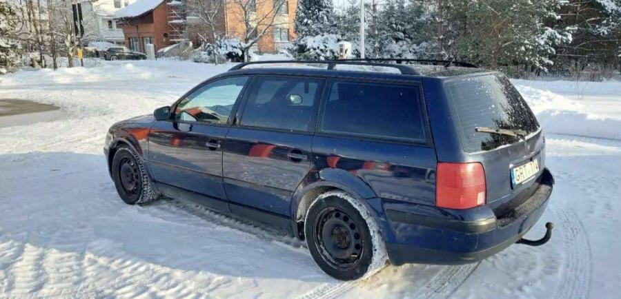Blue Volkswagen Passat 1998 in Vilnius, with an engine capacity of 1.90 L and mileage of 359 thousand km for 1550 €, photo 4 on AUTOMOTO.COM.LV