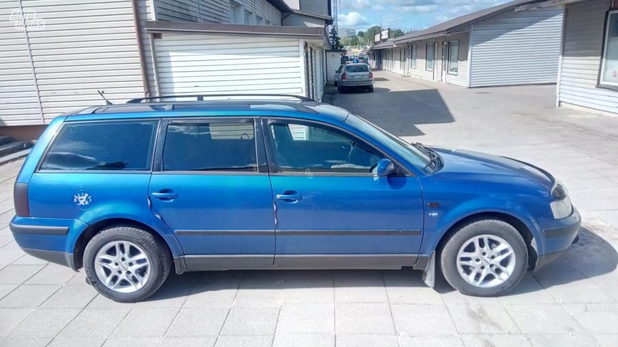 Blue Volkswagen Passat 1998 in Vilnius, with an engine capacity of 1.90 L and mileage of 285 thousand km for 2250 €, photo 3 on AUTOMOTO.COM.LV