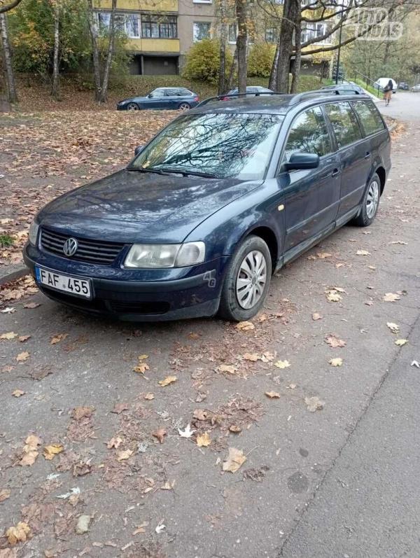Zils Volkswagen Passat 1998 Viļņa, ar dzinēja tilpumu 1.90 L un nobraukumu 388 tūkst. km par 550 €, foto 1 vietnē AUTOMOTO.COM.LV