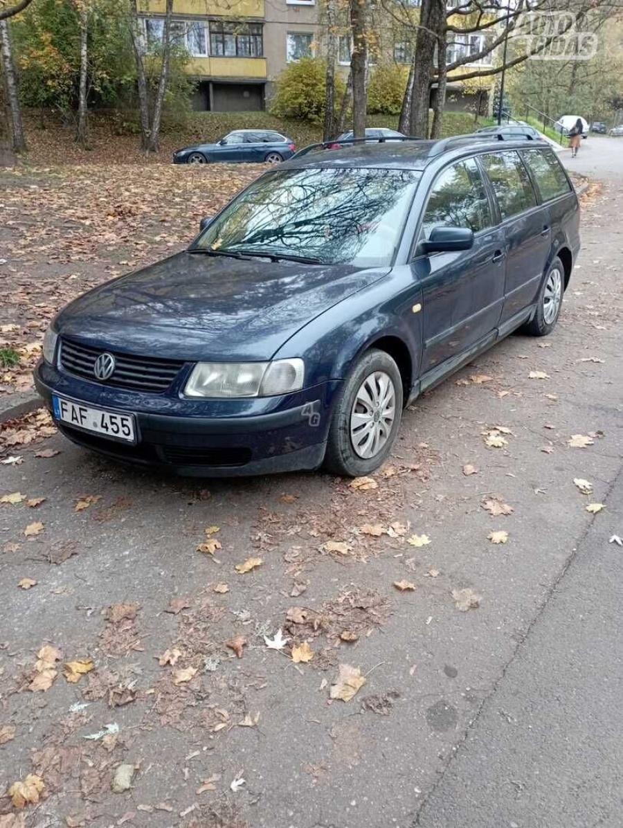 Zils Volkswagen Passat 1998 Viļņa, ar dzinēja tilpumu 1.90 L un nobraukumu 388 tūkst. km par 550 €, foto 1 vietnē AUTOMOTO.COM.LV