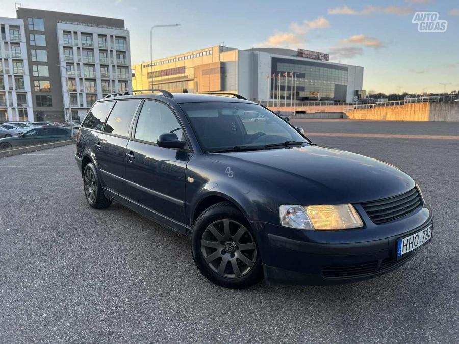 Blue Volkswagen Passat 1999 in Vilnius, with an engine capacity of 1.90 L and mileage of 386 thousand km for 850 €, photo 1 on AUTOMOTO.COM.LV