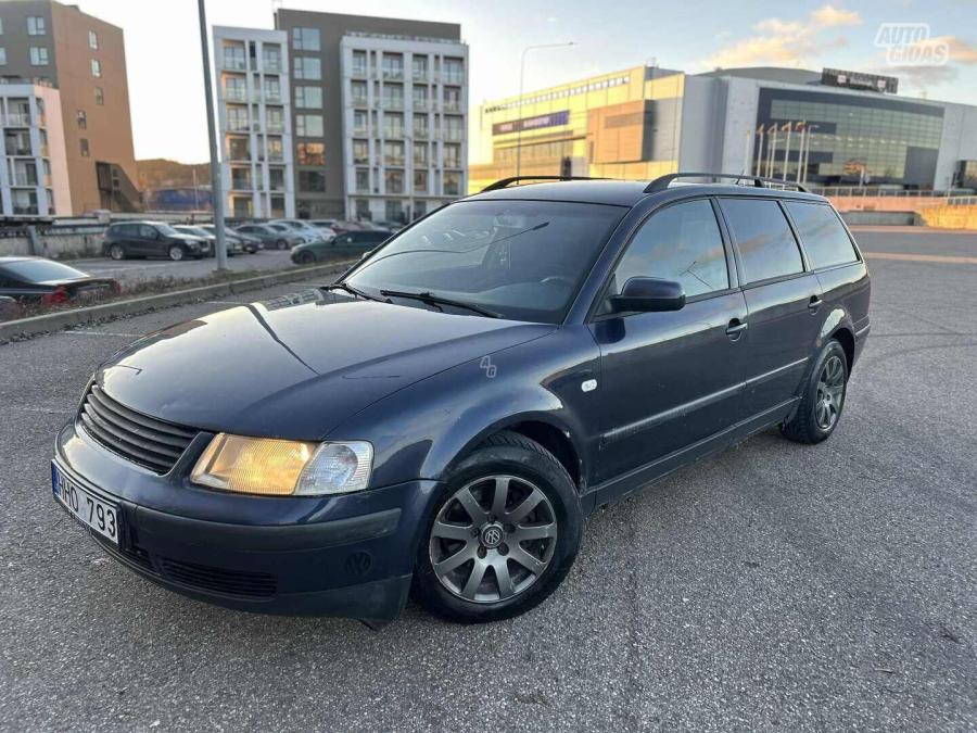 Blue Volkswagen Passat 1999 in Vilnius, with an engine capacity of 1.90 L and mileage of 386 thousand km for 850 €, photo 3 on AUTOMOTO.COM.LV