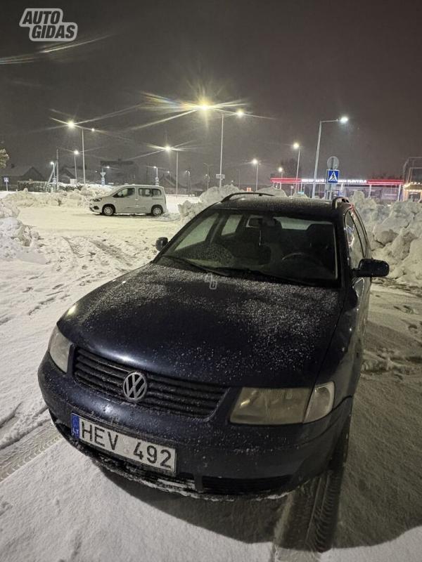 Blue Volkswagen Passat 1999 in Kretinga, with an engine capacity of 1.90 L and mileage of 396 thousand km for 1000 €, photo 1 on AUTOMOTO.COM.LV