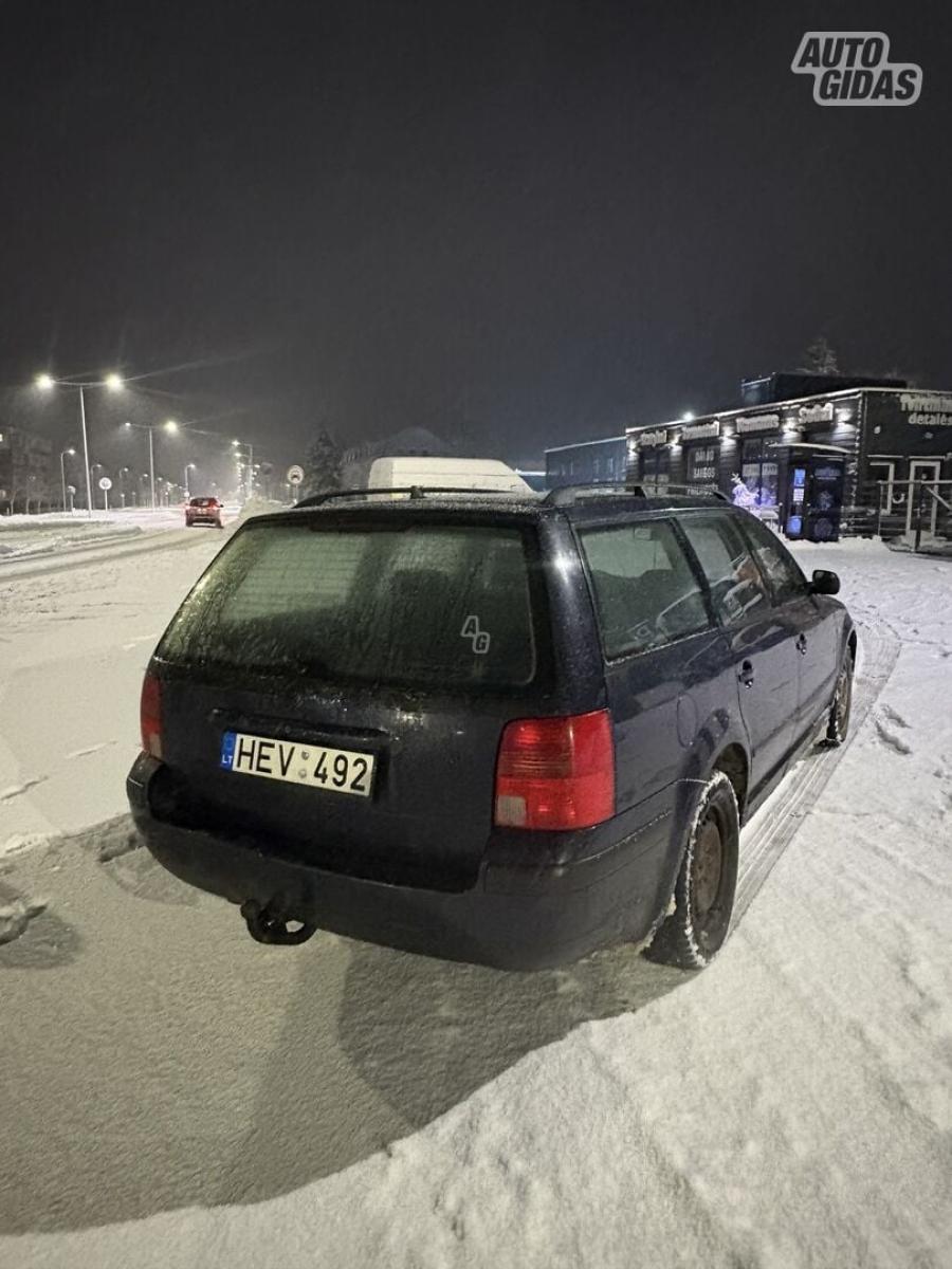 Blue Volkswagen Passat 1999 in Kretinga, with an engine capacity of 1.90 L and mileage of 396 thousand km for 1000 €, photo 2 on AUTOMOTO.COM.LV