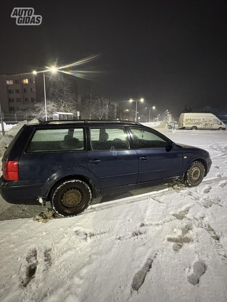 Blue Volkswagen Passat 1999 in Kretinga, with an engine capacity of 1.90 L and mileage of 396 thousand km for 1000 €, photo 3 on AUTOMOTO.COM.LV
