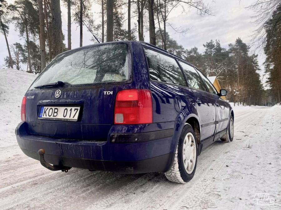 Blue Volkswagen Passat 1999 in Vilnius, with an engine capacity of 1.90 L and mileage of 3 thousand km for 650 €, photo 4 on AUTOMOTO.COM.LV