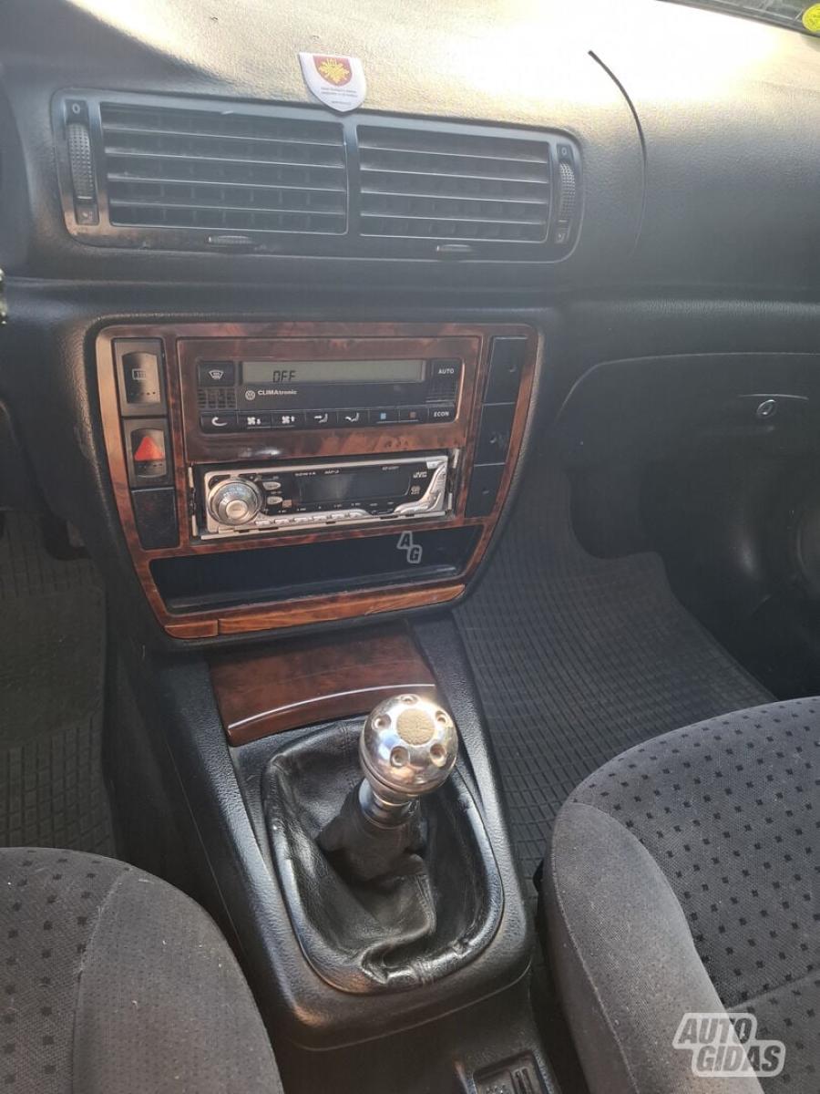 Blue Volkswagen Passat 1999 in Elektrenai, with an engine capacity of 1.90 L and mileage of 450 thousand km for 980 €, photo 15 on AUTOMOTO.COM.LV