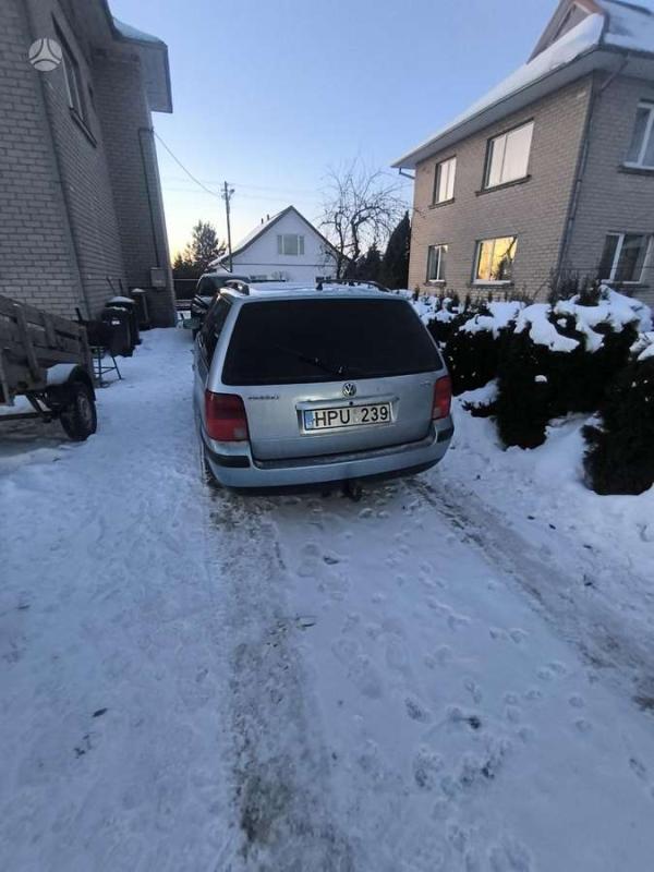 Blue Volkswagen Passat 2000 in Taurage, with an engine capacity of 1.90 L and mileage of 383 thousand km for 1100 €, photo 3 on AUTOMOTO.COM.LV