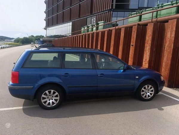 Blue Volkswagen Passat 2000 in Kaunas, with an engine capacity of 1.90 L and mileage of 330 thousand km for 1500 €, photo 4 on AUTOMOTO.COM.LV