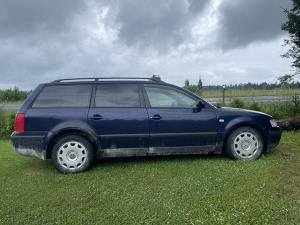 Zils Volkswagen Passat 2000 Rapla, ar dzinēja tilpumu 1.90 L un nobraukumu 450 tūkst. km par 500 €, foto 3 vietnē AUTOMOTO.COM.LV