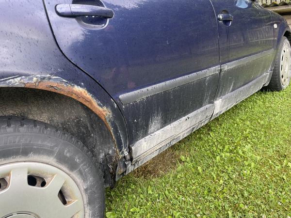 Volkswagen Passat 2000 Rapla vietnÄ Zils Volkswagen Passat 2000 Rapla, ar dzinÄja tilpumu 1.90 L un nobraukumu 450 tÅ«kst. km par 500 ā¬, foto 7 vietnÄ AUTOMOTO.COM.LV