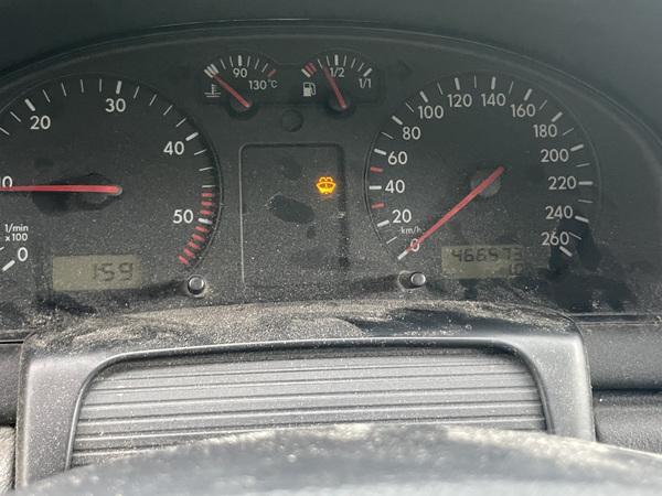 Volkswagen Passat 2000 Rapla vietnÄ Zils Volkswagen Passat 2000 Rapla, ar dzinÄja tilpumu 1.90 L un nobraukumu 450 tÅ«kst. km par 500 ā¬, foto 11 vietnÄ AUTOMOTO.COM.LV