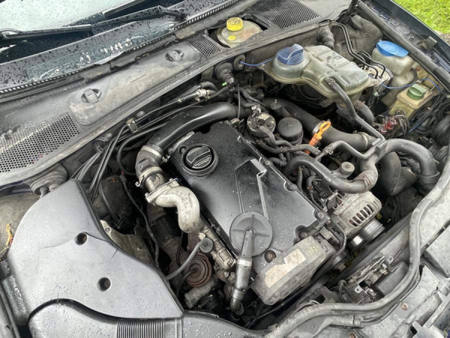 Zils Volkswagen Passat 2000 Rapla, ar dzinēja tilpumu 1.90 L un nobraukumu 450 tūkst. km par 500 €, foto 14 vietnē AUTOMOTO.COM.LV