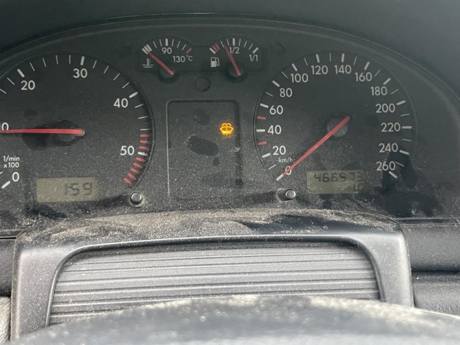 Zils Volkswagen Passat 2000 Rapla, ar dzinēja tilpumu 1.90 L un nobraukumu 450 tūkst. km par 500 €, foto 24 vietnē AUTOMOTO.COM.LV
