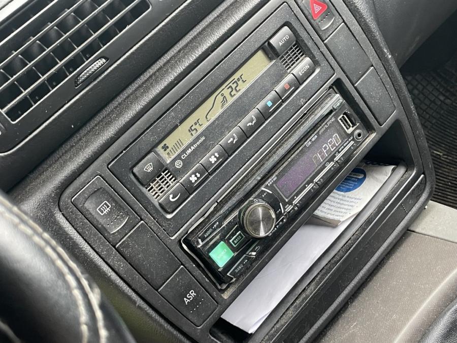 Zils Volkswagen Passat 2000 Rapla, ar dzinēja tilpumu 1.90 L un nobraukumu 450 tūkst. km par 500 €, foto 25 vietnē AUTOMOTO.COM.LV