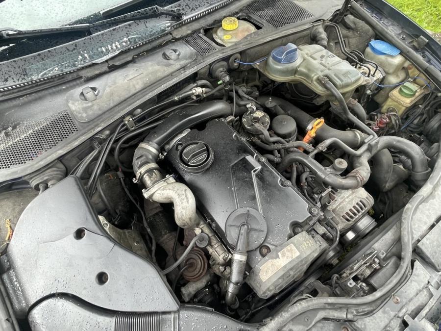 Zils Volkswagen Passat 2000 Rapla, ar dzinēja tilpumu 1.90 L un nobraukumu 450 tūkst. km par 500 €, foto 27 vietnē AUTOMOTO.COM.LV