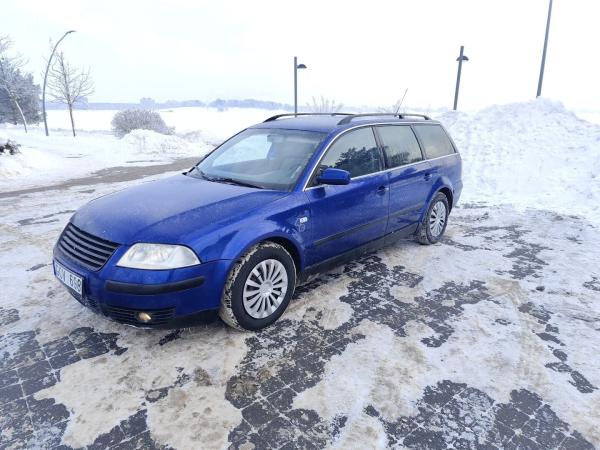 Blue Volkswagen Passat 2001 in Telschi, with an engine capacity of 1.90 L and mileage of 307 thousand km for 1420 €, photo 1 on AUTOMOTO.COM.LV