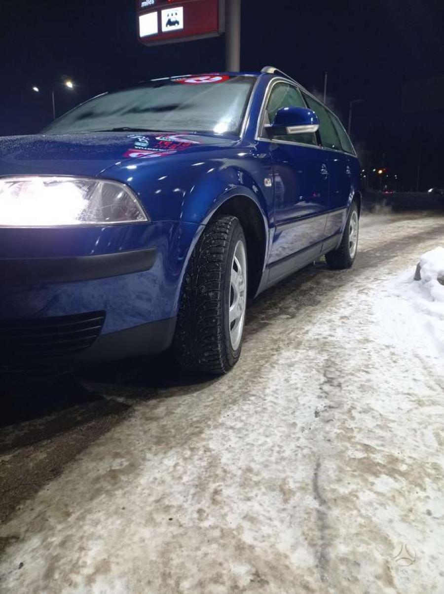 Zils Volkswagen Passat 2001 Panevēža, ar dzinēja tilpumu 1.98 L un nobraukumu 210 tūkst. km par 2450 €, foto 12 vietnē AUTOMOTO.COM.LV