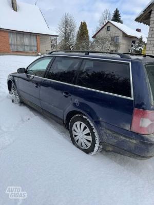 Blue Volkswagen Passat 2001 in Raseiniai, with an engine capacity of 1.90 L and mileage of 451 thousand km for 800 €, photo 2 on AUTOMOTO.COM.LV