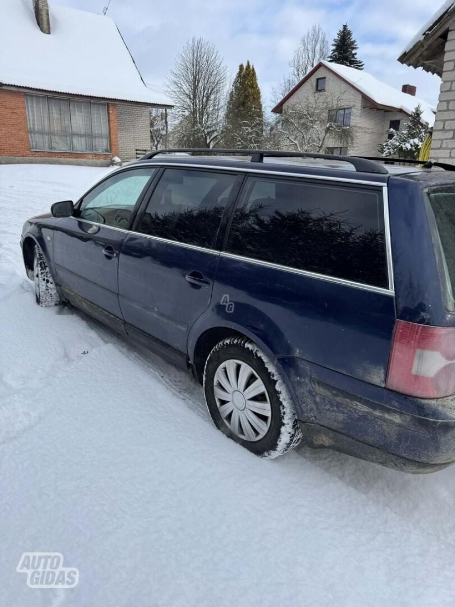 Blue Volkswagen Passat 2001 in Raseiniai, with an engine capacity of 1.90 L and mileage of 451 thousand km for 800 €, photo 2 on AUTOMOTO.COM.LV