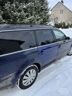 Blue Volkswagen Passat 2001 in Raseiniai, with an engine capacity of 1.90 L and mileage of 451 thousand km for 800 €, photo 4 on AUTOMOTO.COM.LV