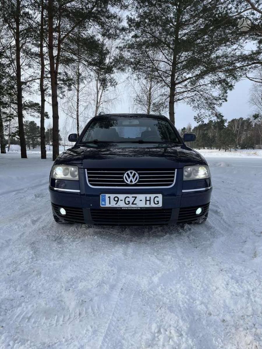 Blue Volkswagen Passat 2001 in Klaipeda, with an engine capacity of 2.32 L and mileage of 287 thousand km for 3500 €, photo 1 on AUTOMOTO.COM.LV