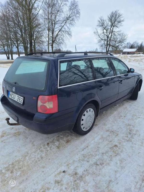Zils Volkswagen Passat 2001 Jurbarkas, ar dzinēja tilpumu 1.90 L un nobraukumu 447 tūkst. km par 980 €, foto 3 vietnē AUTOMOTO.COM.LV