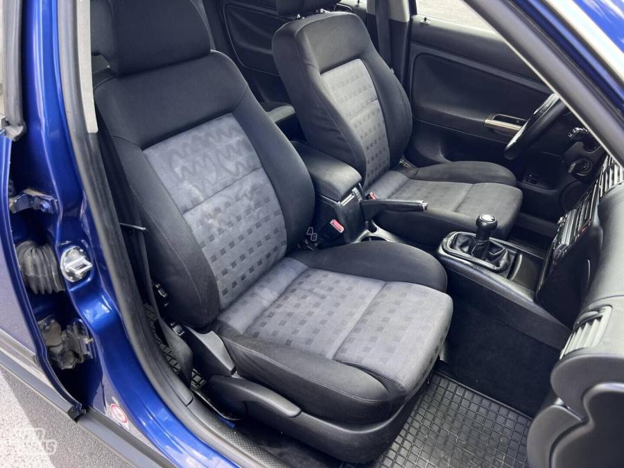Blue Volkswagen Passat 2001 in Alytus, with an engine capacity of 1.90 L and mileage of 495 thousand km for 1799 €, photo 22 on AUTOMOTO.COM.LV