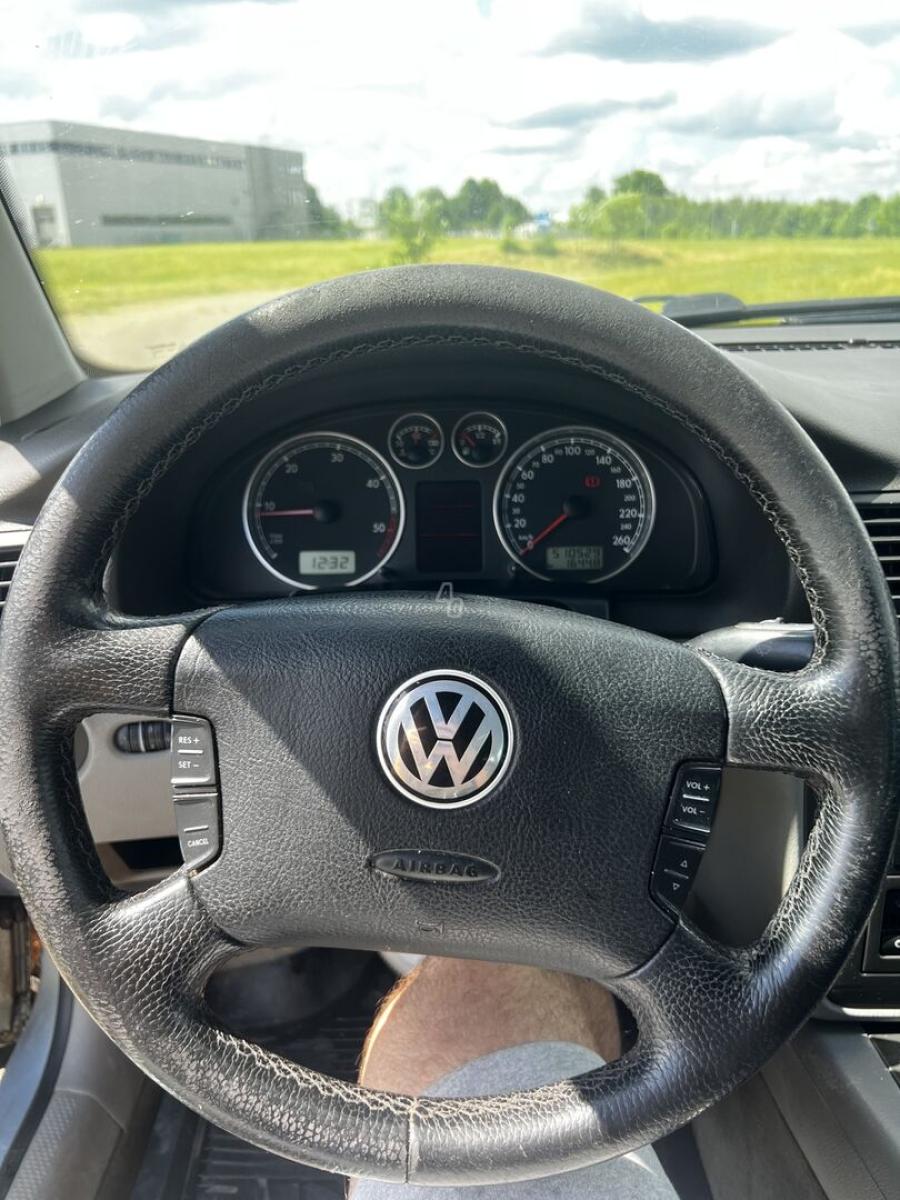 Blue Volkswagen Passat 2001 in Vilnius, with an engine capacity of 1.90 L and mileage of 510 thousand km for 750 €, photo 10 on AUTOMOTO.COM.LV