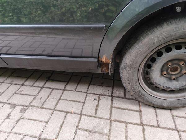 Zils Volkswagen Passat 2001 Kauņa, ar dzinēja tilpumu 1.90 L un nobraukumu 327 tūkst. km par 600 €, foto 7 vietnē AUTOMOTO.COM.LV