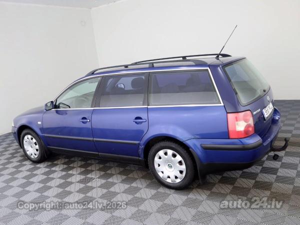 Zils Volkswagen Passat 2002 Tallina, ar dzinēja tilpumu 1.90 L un nobraukumu 428 tūkst. km par 999 €, foto 4 vietnē AUTOMOTO.COM.LV