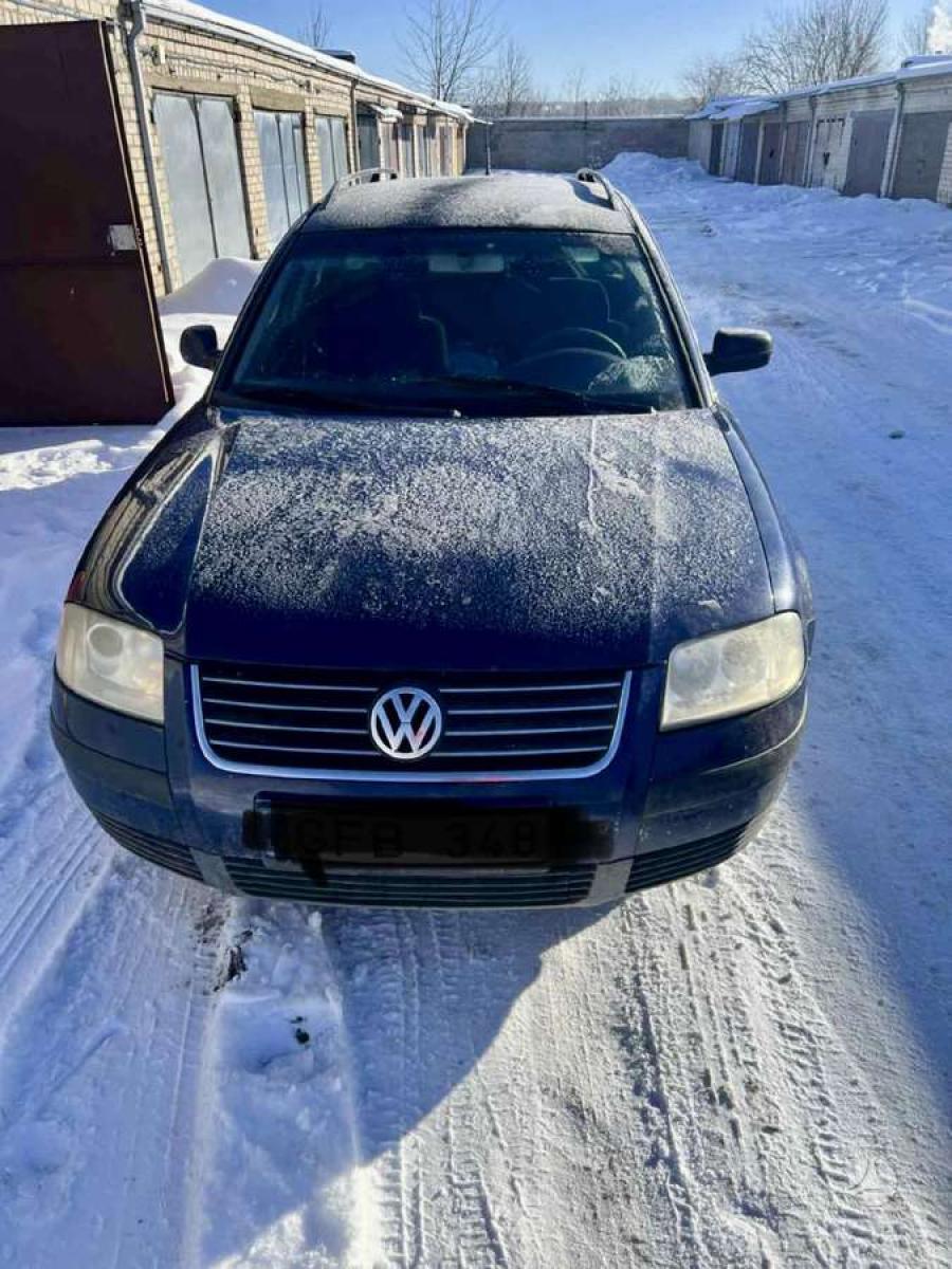 Blue Volkswagen Passat 2002 in Kaisiadorys, with an engine capacity of 1.90 L and mileage of 326 thousand km for 1085 €, photo 1 on AUTOMOTO.COM.LV