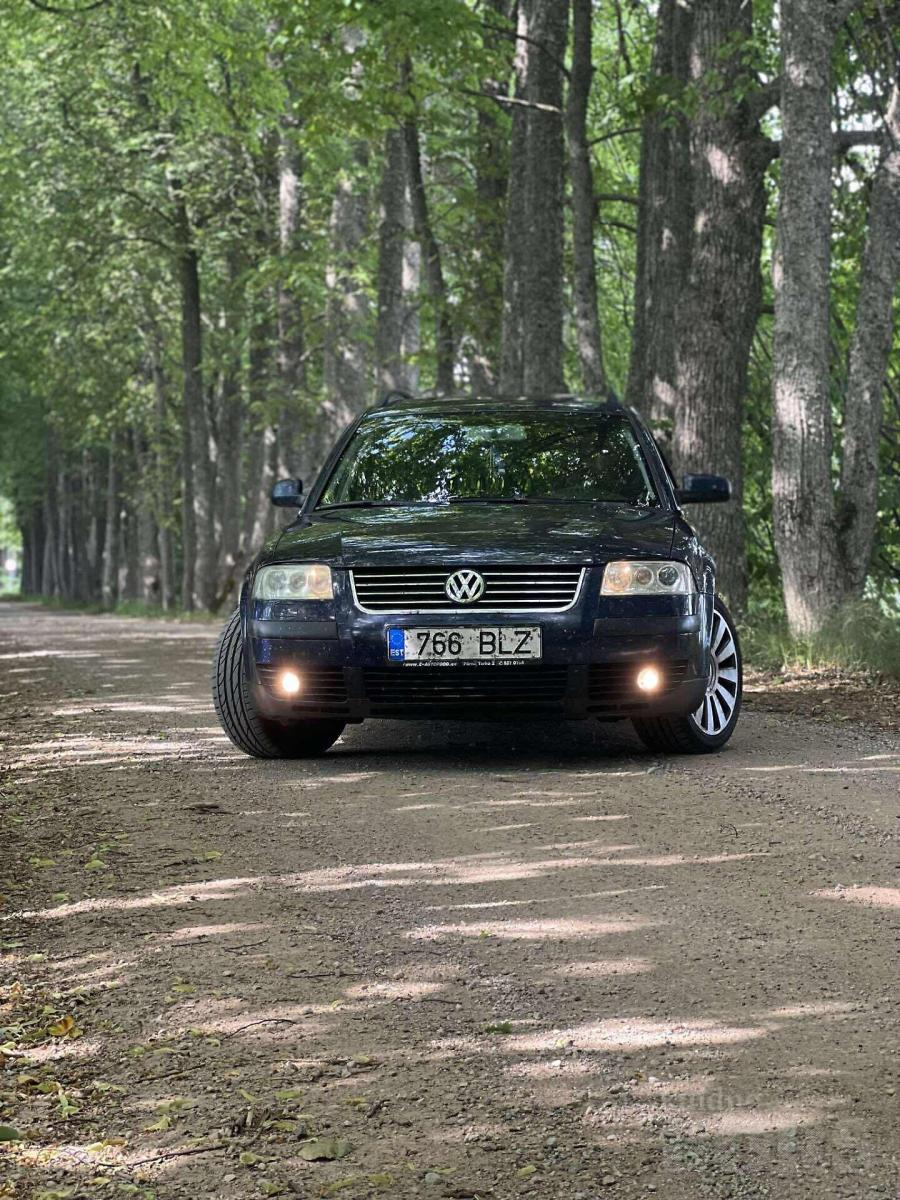 Zils Volkswagen Passat 2002 Mustvē, ar dzinēja tilpumu 1.90 L un nobraukumu 390 tūkst. km par 2000 €, foto 2 vietnē AUTOMOTO.COM.LV