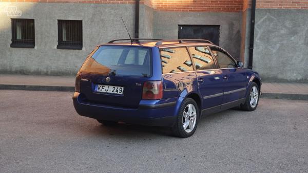 Blue Volkswagen Passat 2002 in Alytus, with an engine capacity of 1.90 L and mileage of 390 thousand km for 1850 €, photo 8 on AUTOMOTO.COM.LV