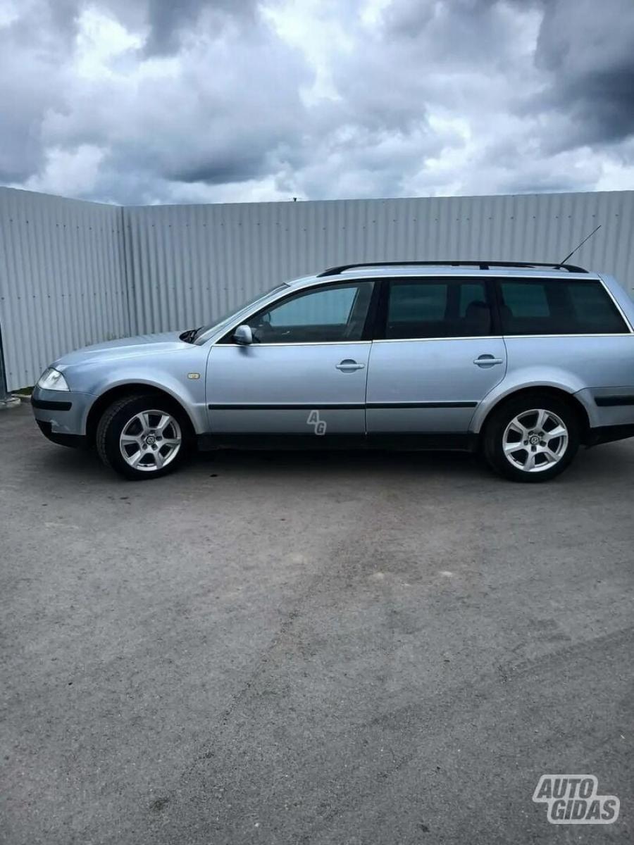 Zils Volkswagen Passat 2002 Pasvalys, ar dzinēja tilpumu 1.90 L un nobraukumu 390 tūkst. km par 1400 €, foto 1 vietnē AUTOMOTO.COM.LV