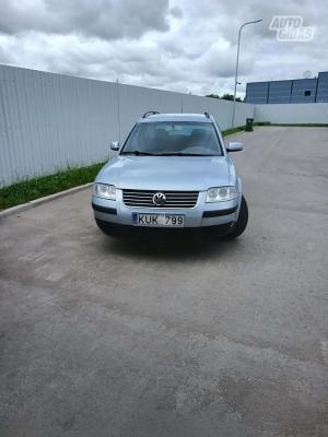 Zils Volkswagen Passat 2002 Pasvalys, ar dzinēja tilpumu 1.90 L un nobraukumu 390 tūkst. km par 1400 €, foto 3 vietnē AUTOMOTO.COM.LV
