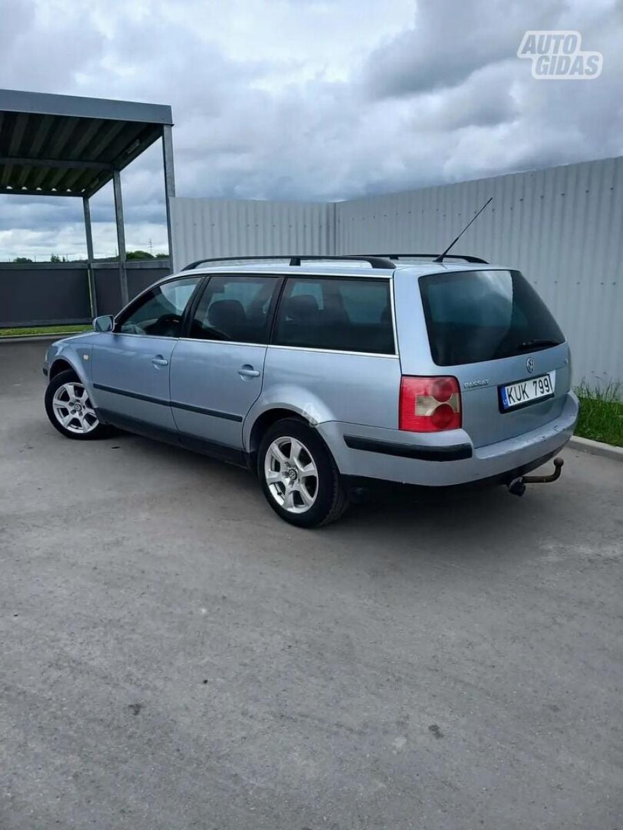 Zils Volkswagen Passat 2002 Pasvalys, ar dzinēja tilpumu 1.90 L un nobraukumu 390 tūkst. km par 1400 €, foto 4 vietnē AUTOMOTO.COM.LV