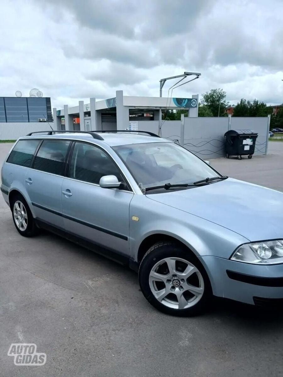 Zils Volkswagen Passat 2002 Pasvalys, ar dzinēja tilpumu 1.90 L un nobraukumu 390 tūkst. km par 1400 €, foto 5 vietnē AUTOMOTO.COM.LV