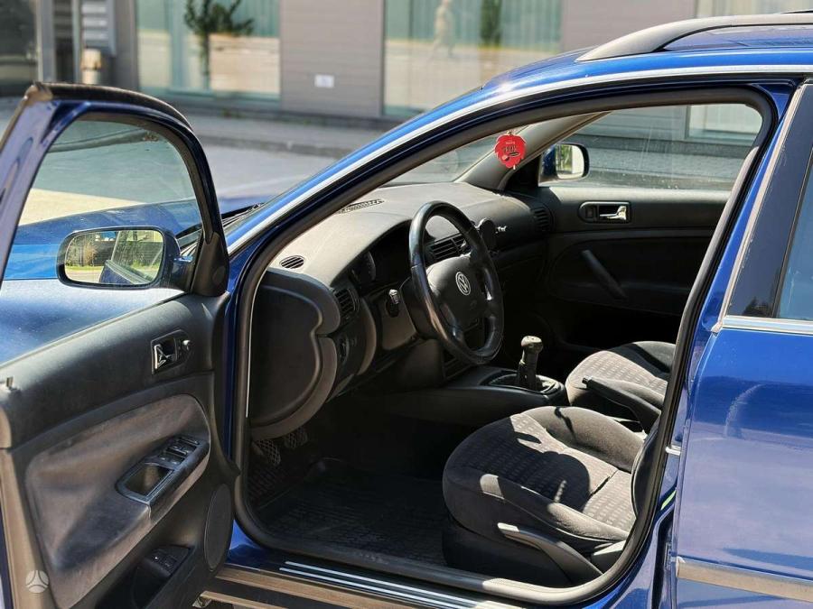 Blue Volkswagen Passat 2002 in Vilnius, with an engine capacity of 1.90 L and mileage of 314 thousand km for 1000 €, photo 17 on AUTOMOTO.COM.LV