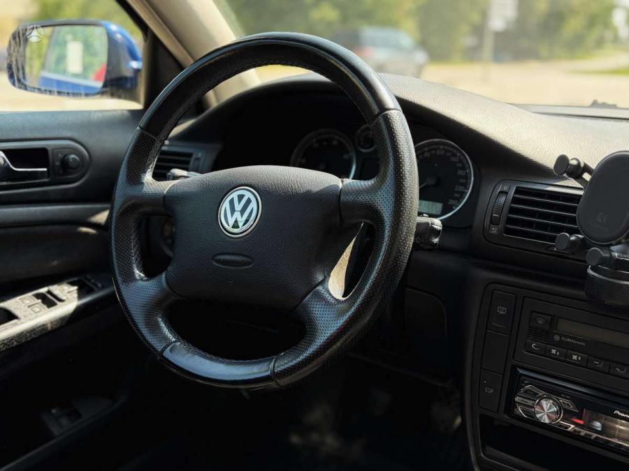 Blue Volkswagen Passat 2002 in Vilnius, with an engine capacity of 1.90 L and mileage of 314 thousand km for 1000 €, photo 19 on AUTOMOTO.COM.LV